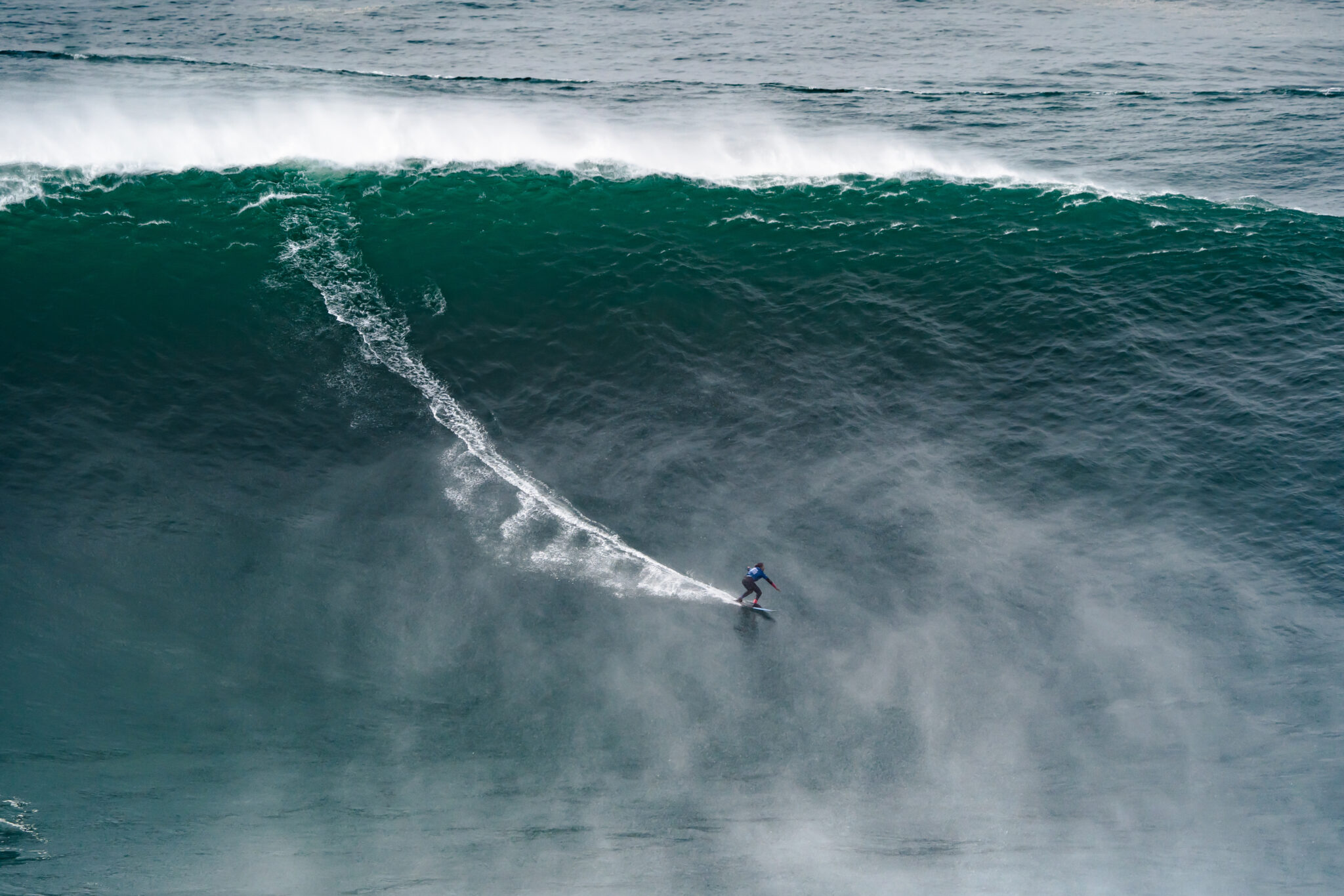 Top 8 Places With The Biggest Waves On Earth